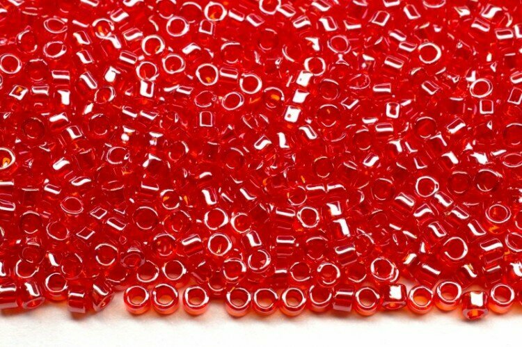 Бисер японский TOHO Treasure цилиндрический 11/0 #0109 светлый сиамский рубин, глянцевый прозрачный, 5 грамм