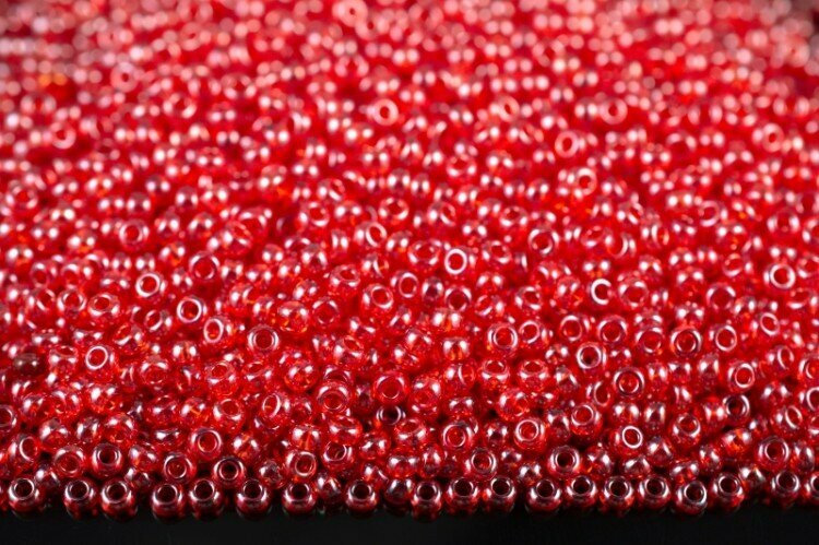 Бисер чешский PRECIOSA круглый 10/0 96050 красный блестящий, 20 грамм