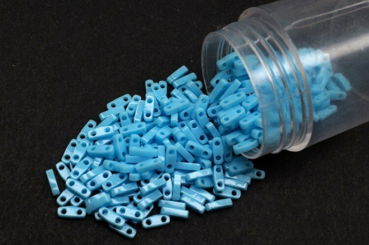 Бисер японский MIYUKI Quarter TILA #0413 голубой, непрозрачный, 5 грамм