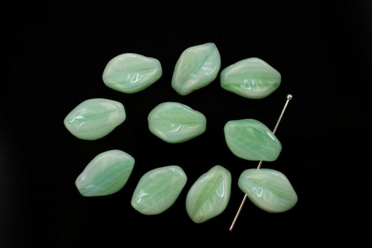 Бусина Листочек 14х10х4мм, цвет мятный, непрозрачная, стеклянная, 735-003, 10шт