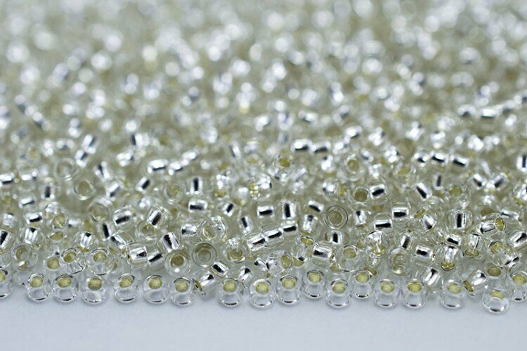 Бисер японский TOHO круглый 8/0 #0021 хрусталь, серебряная линия внутри, 10 грамм