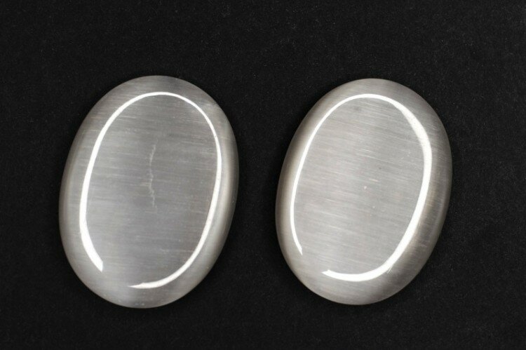Кабошон овальный Кошачий глаз 40х30мм, цвет серый, 2032-020, 1шт