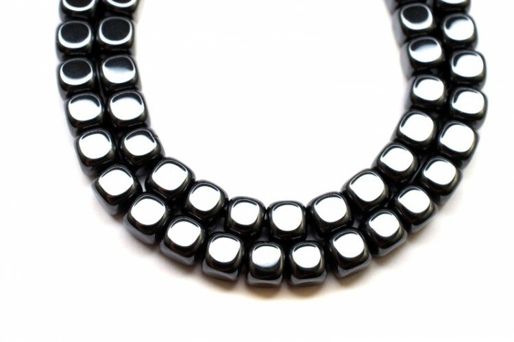 Бусина Гематит немагнитный, форма кубическая 4х4мм, отверстие 1мм, цвет гематитовый, 538-019, 1 нить (около 100шт)