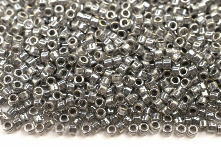 Бисер японский TOHO Treasure цилиндрический 11/0 #1031 хрусталь/серый, окрашенный изнутри, 5 грамм