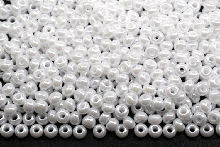 Бисер чешский PRECIOSA круглый 10/0 46102 белый непрозрачный, 5 грамм