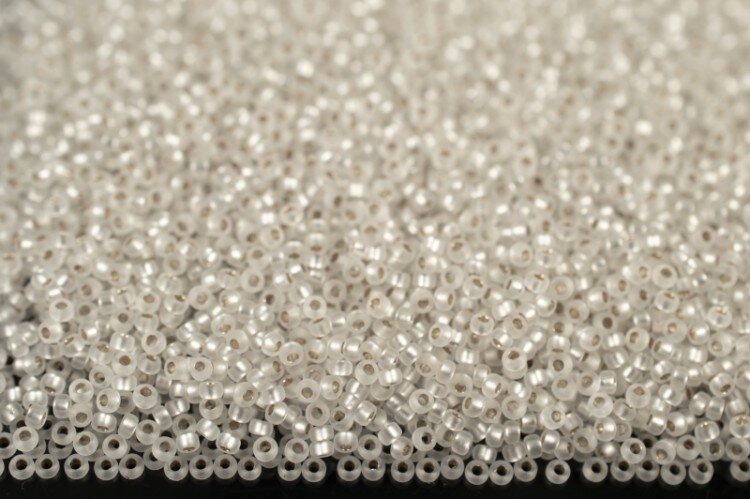 Бисер японский MIYUKI круглый 15/0 #0001F хрусталь, матовый, серебряная линия внутри, 10 грамм