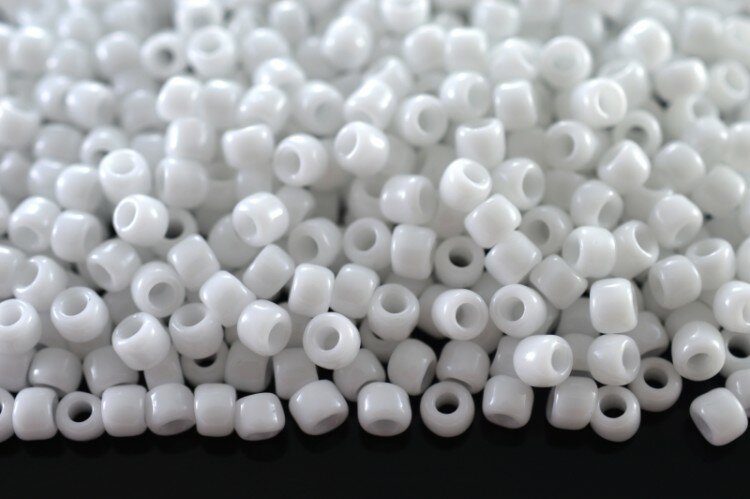 Бисер японский TOHO круглый 6/0 #0041 белый, непрозрачный, 10 грамм