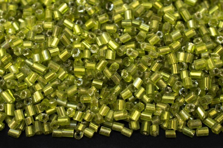 Бисер китайский рубка размер 11/0, цвет 0024 зеленый, серебряная линия внутри, 85г