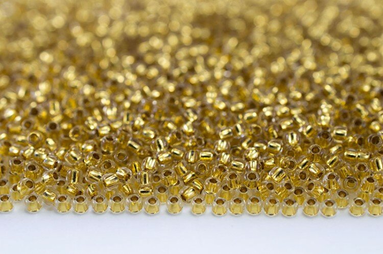 Бисер японский TOHO круглый 8/0 #0701 золото 24К изнутри/хрусталь, 10 грамм