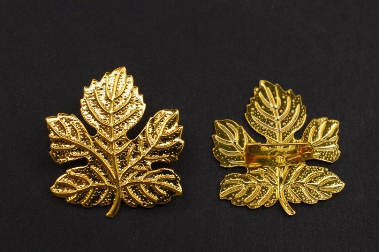 Основа для броши Лист 30х30х15мм, цвет золото, медь, 18-096, 1шт