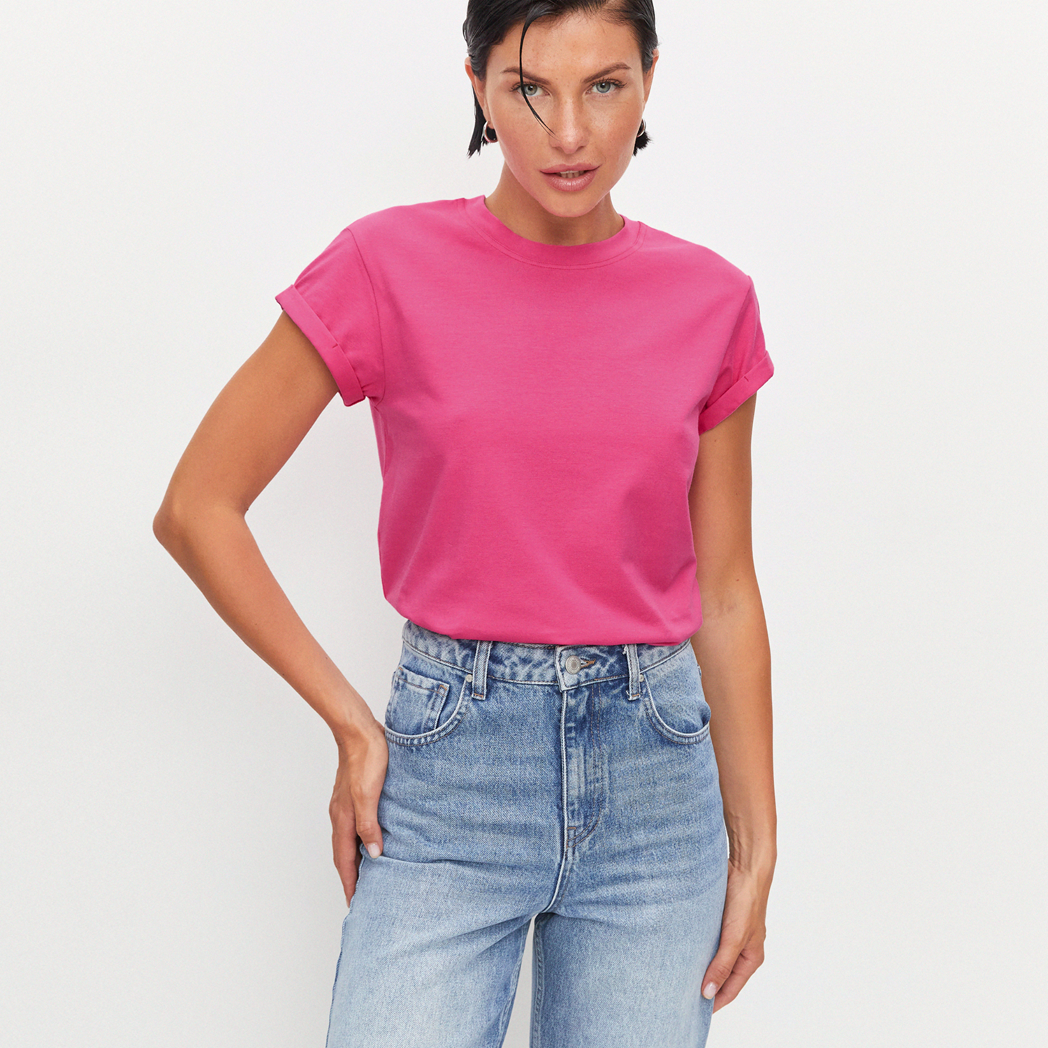 Футболка с подвернутым рукавом