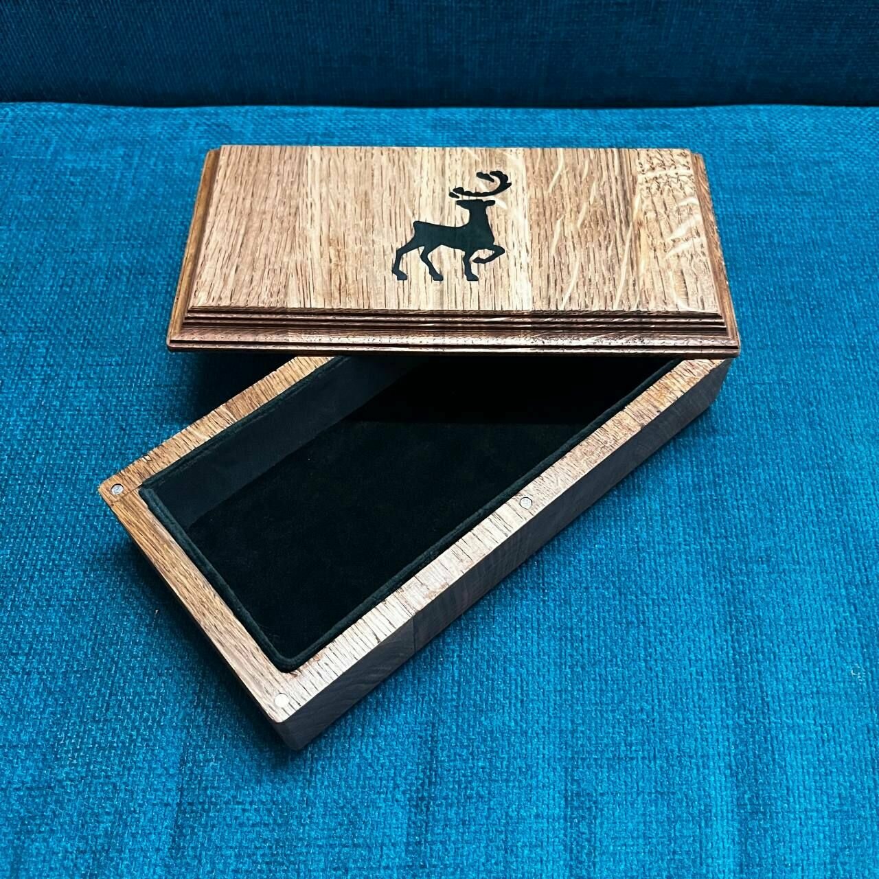 Шкатулка деревянная с эпоксидной смолой