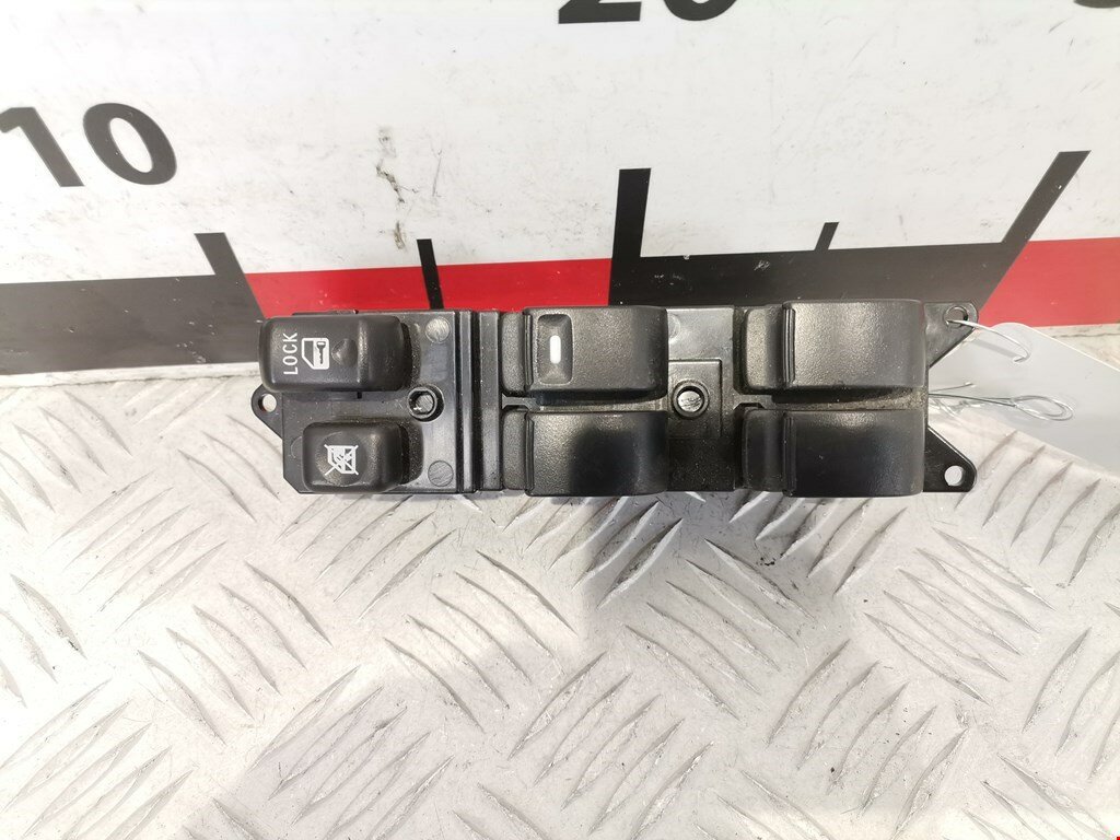Блок управления стеклоподъемниками Mitsubishi ASX 8608A209 арт. 1029741