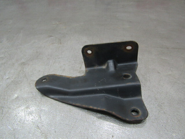 Кронштейн верхнего бокового спойлера слева Scania P, G, R