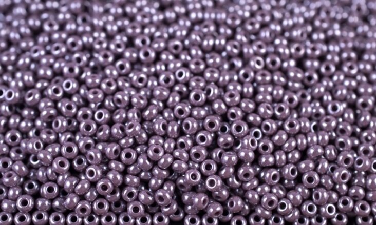 Бисер Preciosa Чехия №28020 сиреневый 10/0, 5 гр,1 шт.