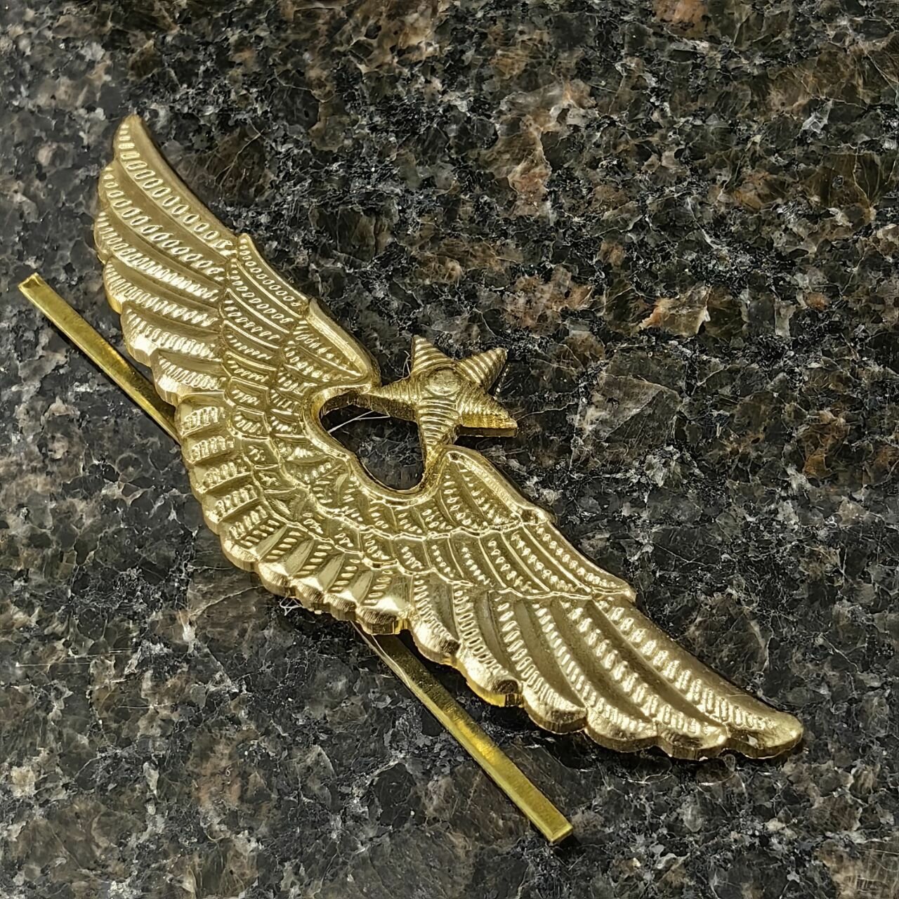 Эмблема на тулью фуражки ВКС / ВВС россии