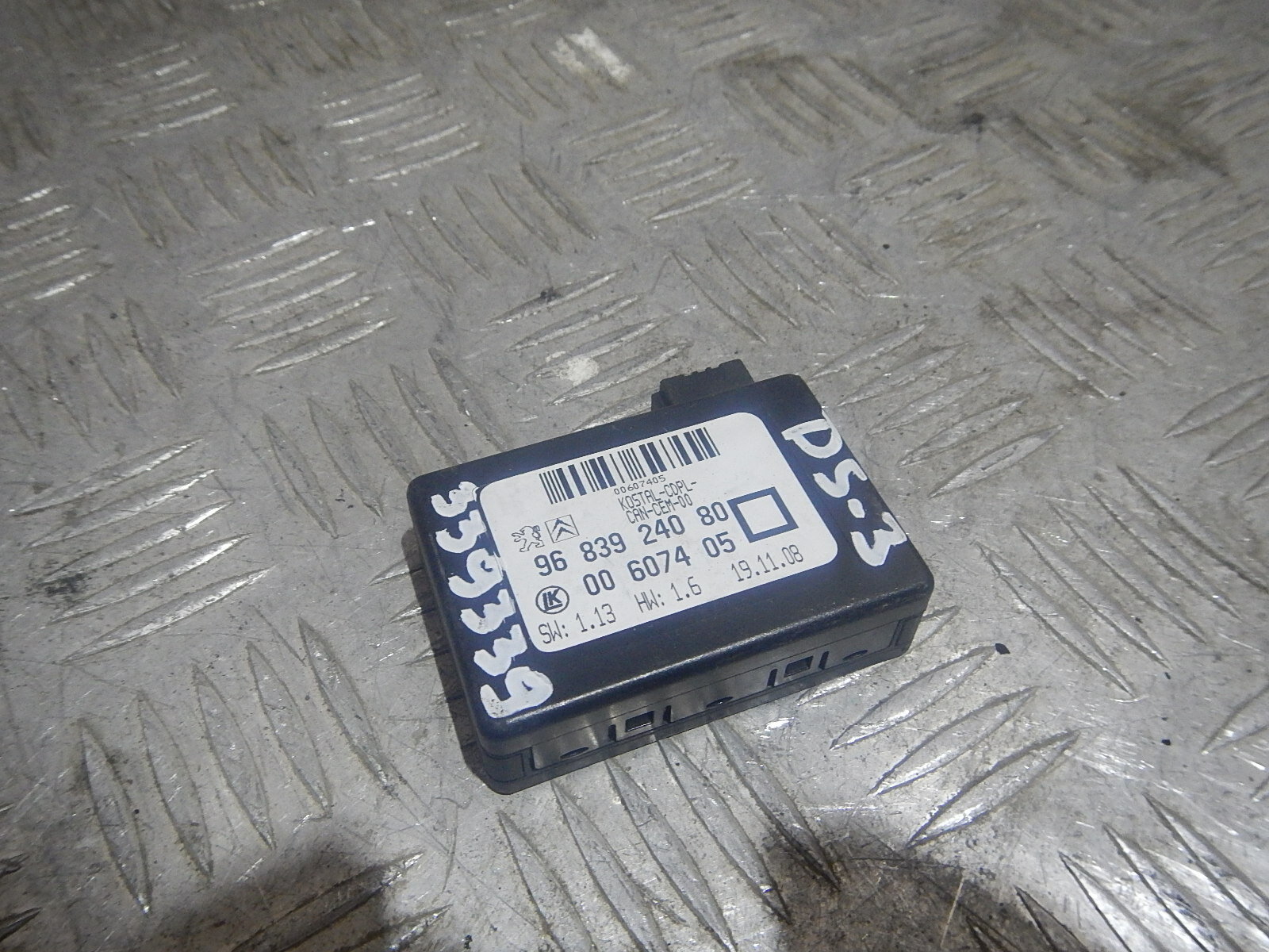 Б/У Датчик дождя, Citroen (Ситроен)-DS3 (09-) CITROEN DS3 (09-15) Без повреждений. 339339 Peugeot-Citroen арт. 6405QK