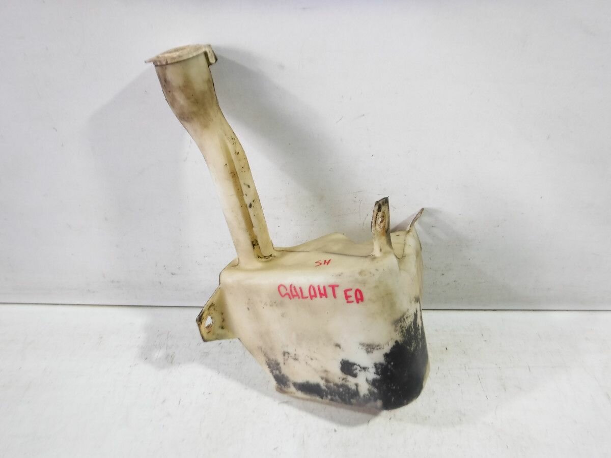 Бачок омывателя лобового стекла Mitsubishi Galant VIII рестайлинг (1998—2006) MR274050
