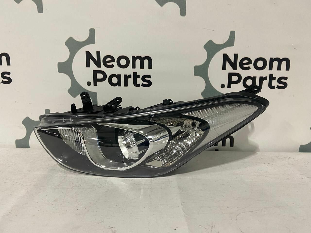 Фара левая Hyundai I30 11-15