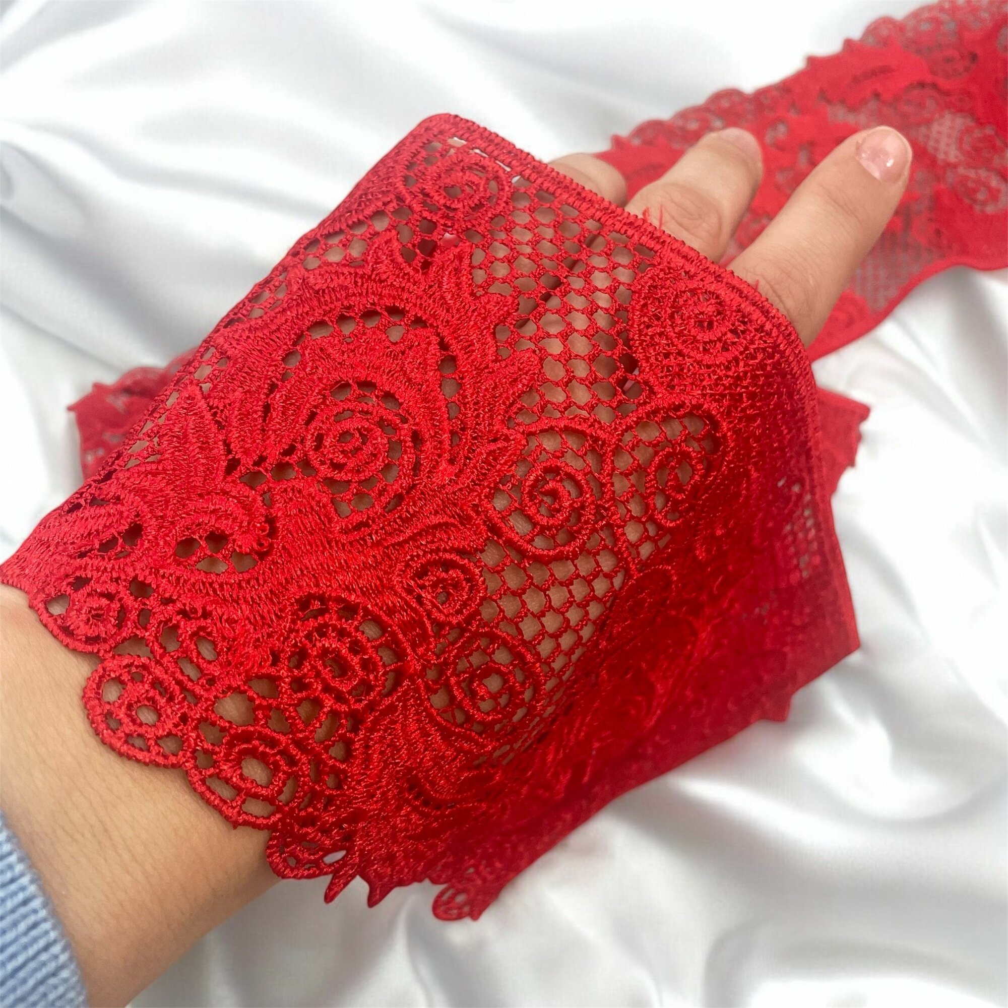 Кружево плетенное ширина 12 см, цвет - красный, длина - 100см