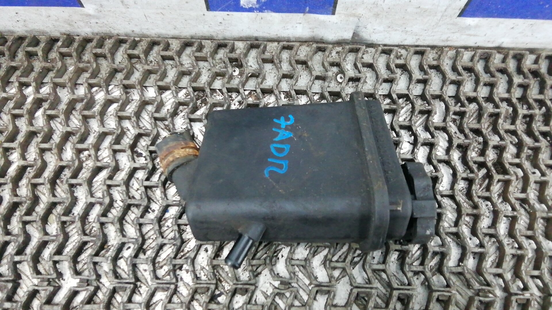 Бачок ГУ MERCEDES BENZ S-CLASS W221