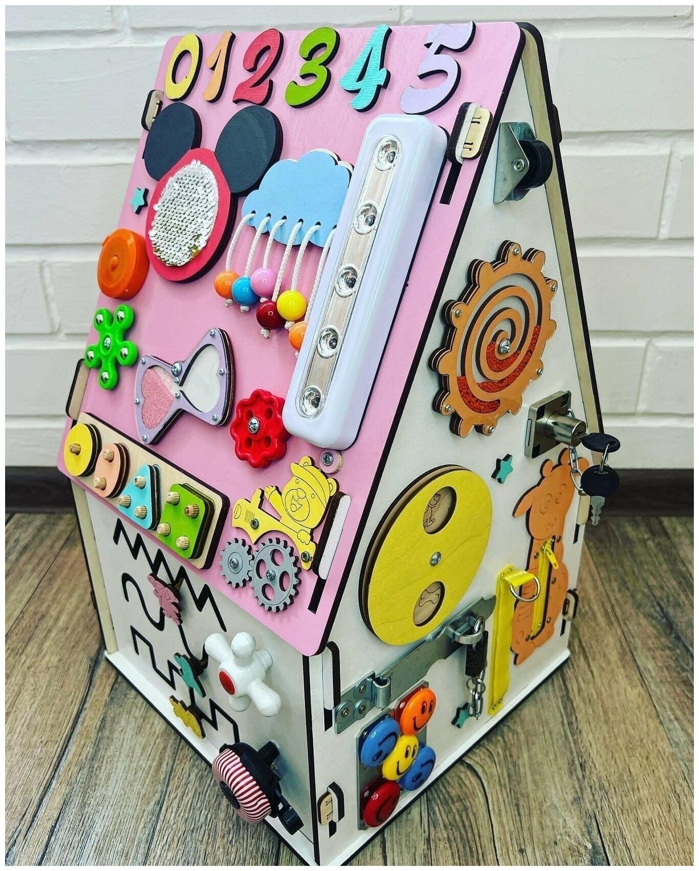 Бизиборд-Домик для девочек деревянный