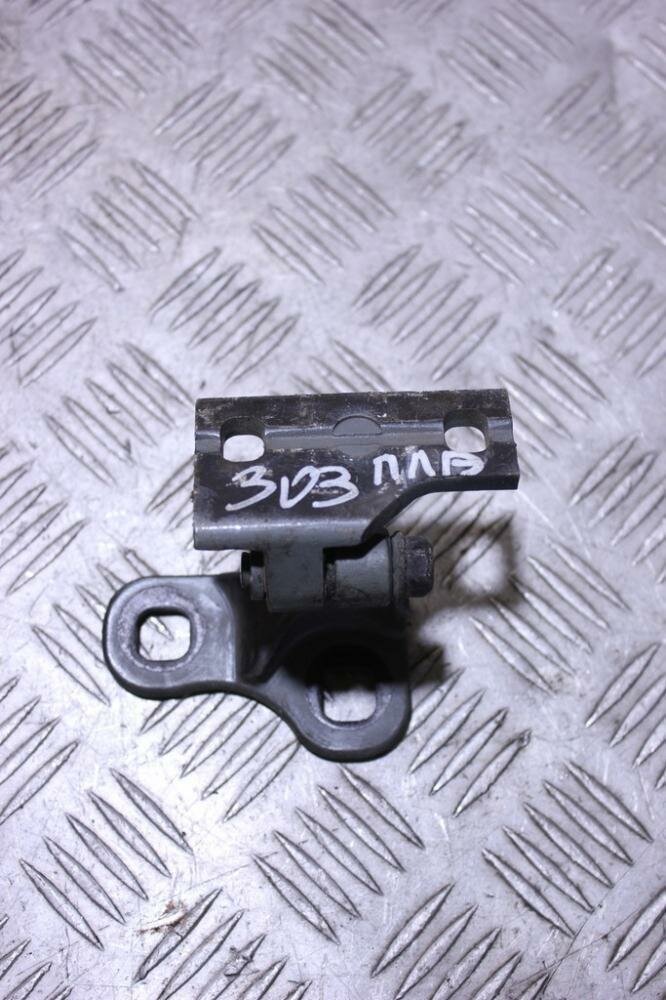 Петля двери передней левой верхняя BMW 7 2001-2008 41517176860