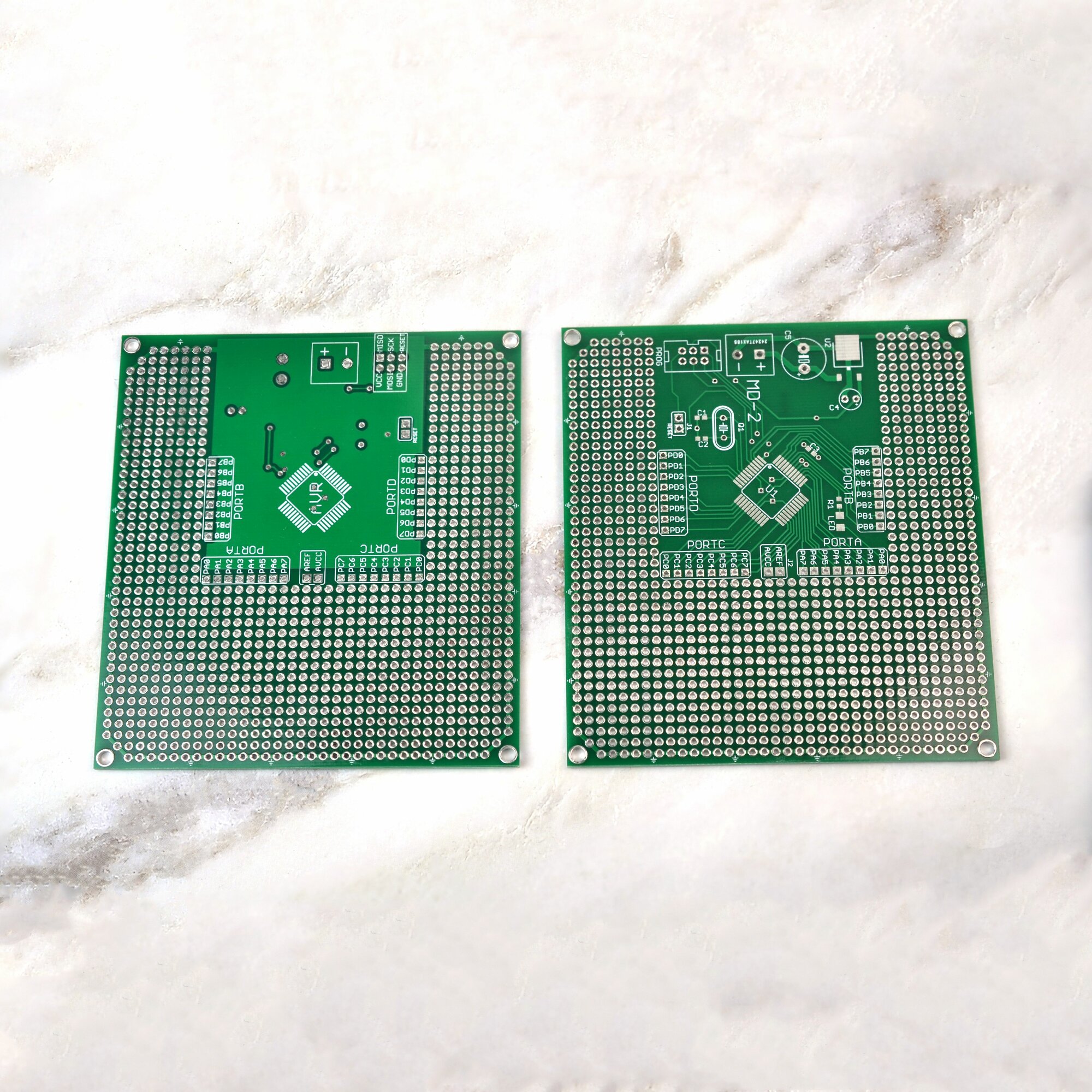 MD2-плата AVR-контроллера в корп. TQFP44+разъем SPI 102 х 94 мм
