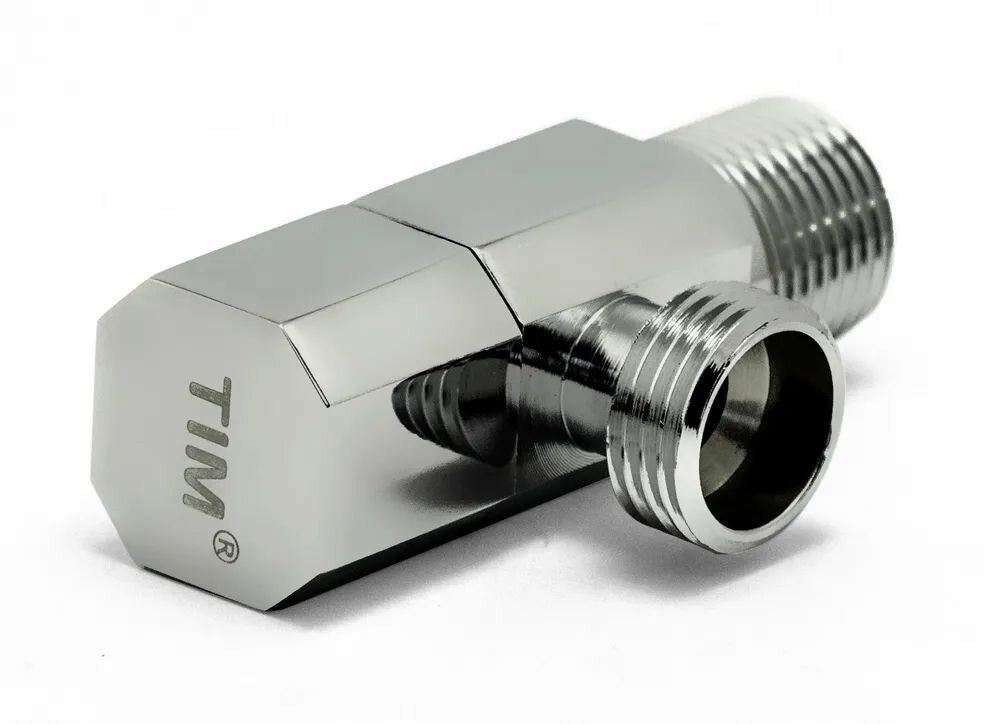 Угловой кран с отражателем, хромированный 1/2"x 3/4", TIM BL5823
