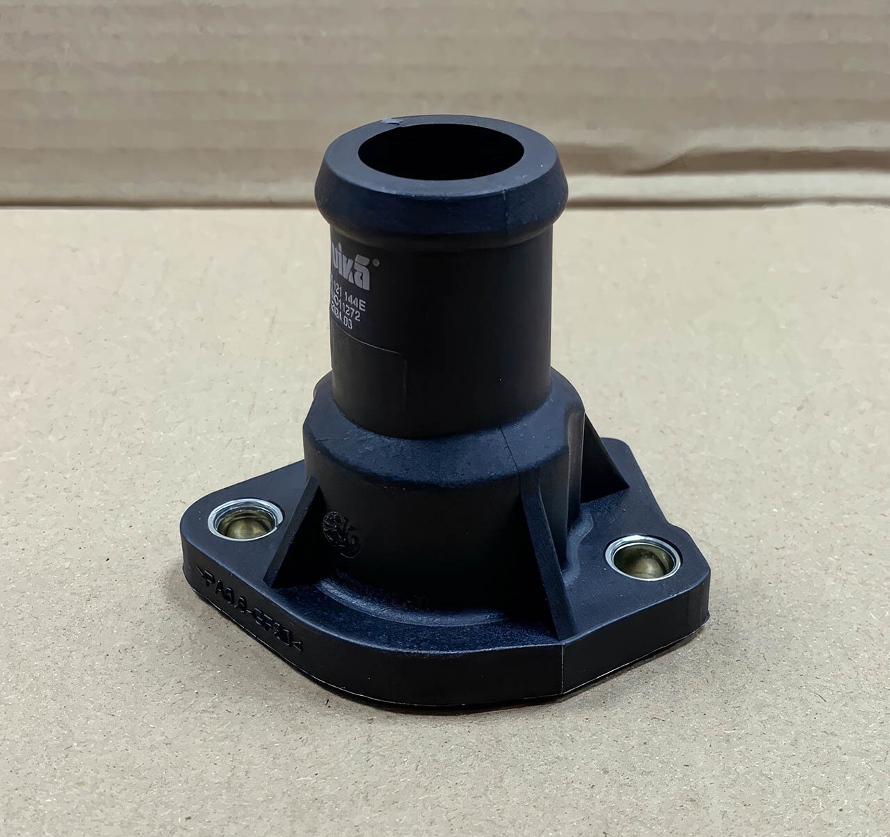 Фланец системы охлаждения Audi 80 B3 1.8 (Vika)