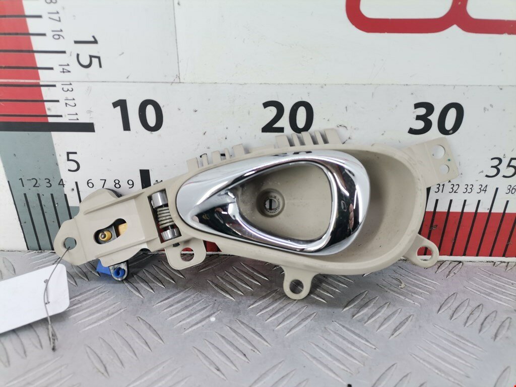 Ручка двери внутренняя задняя левая Chrysler PT Cruiser 1AQ41BDAAB арт. 2199957