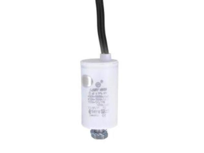 8/450VAC (30x57) 5% с гибкими выводами в изоляционной оболочке и болтовым креплением