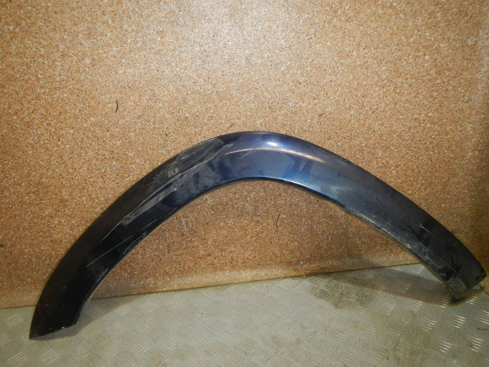 Б/У Накладка крыла переднего левого, Toyota (Тойота)-RAV4 (06-13) TOYOTA RAV4 (06-13) Задиры, сломано 6 креплений, трещи...