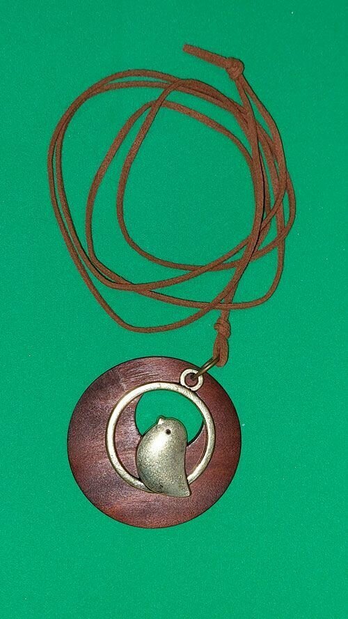 Колье, дерево