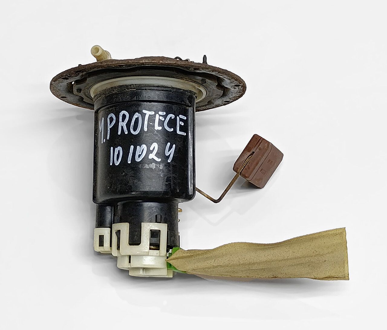 Насос топливный Mazda Protege BJ