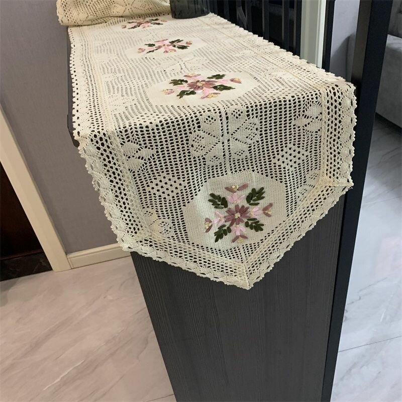 Дорожка на стол кухонная вязаная крючком скатерть