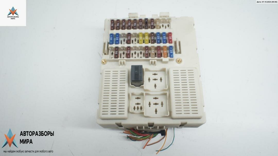 Блок предохранителей Ford Tourneo Connect 2007 7T1T14A073BB