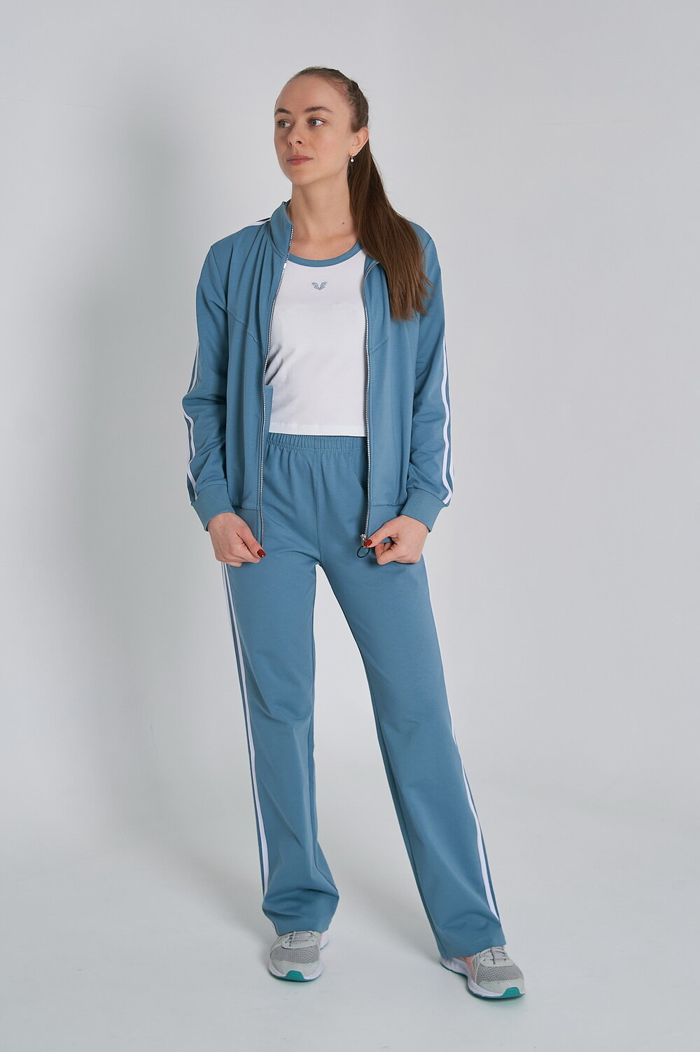 Костюм спортивный