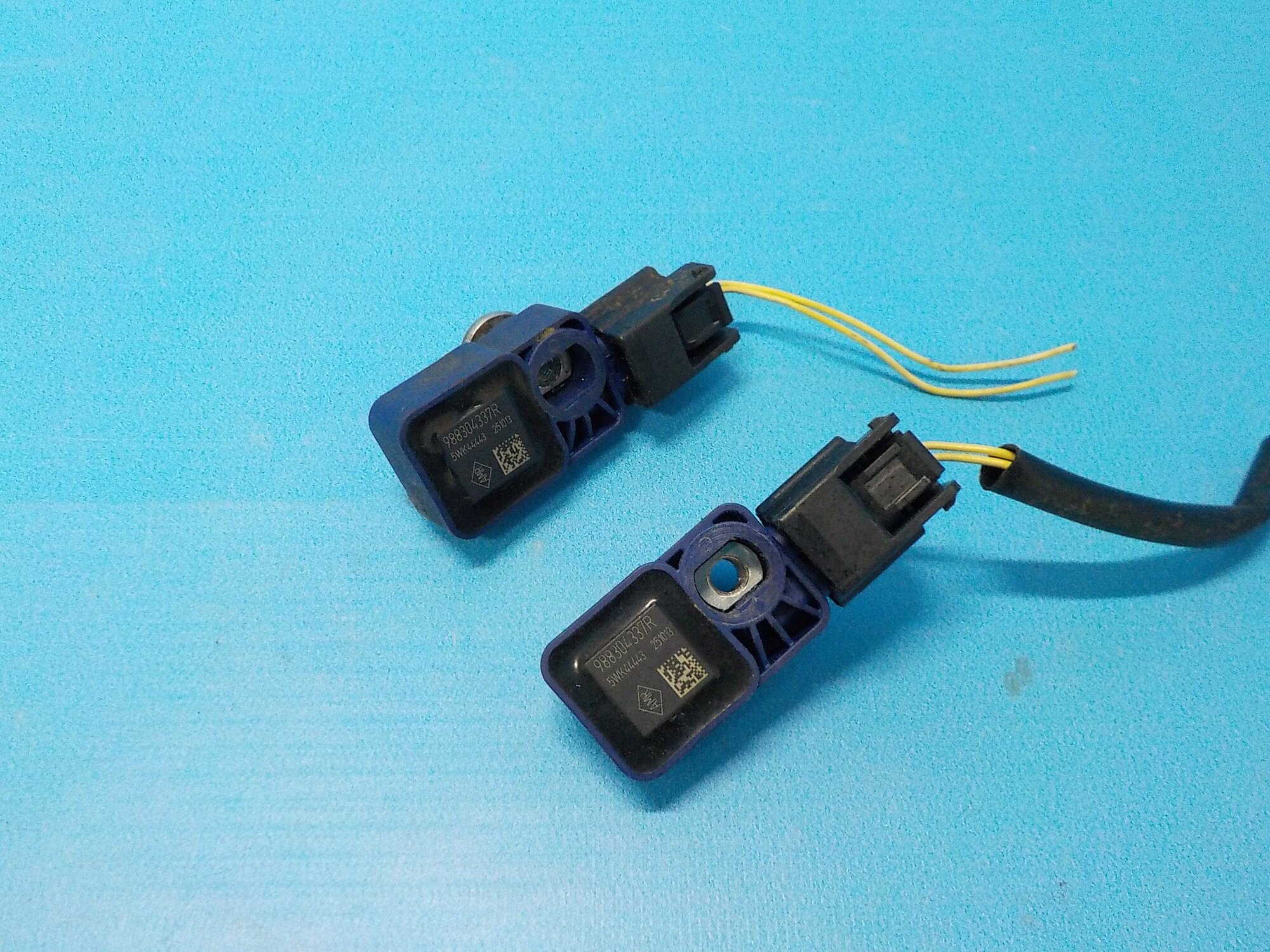 Датчик удара (Air Bag) RENAULT Duster 1 2010-2019 988304337R - Б/У