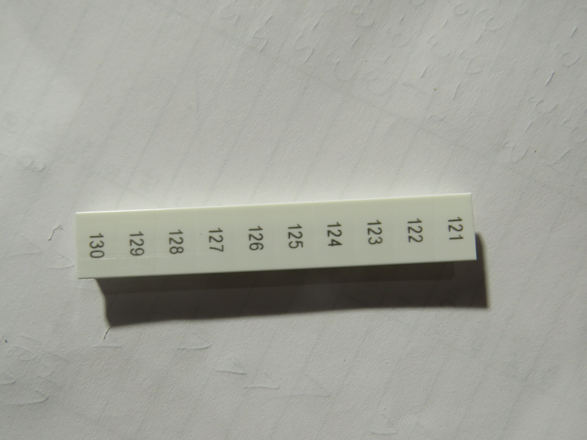 Маркировочная планка Zack ZB 6, QR: FORTL. ZAHLEN 121–130 от производителя Phoenix Contact , арт 1051029:0121, 1 шт