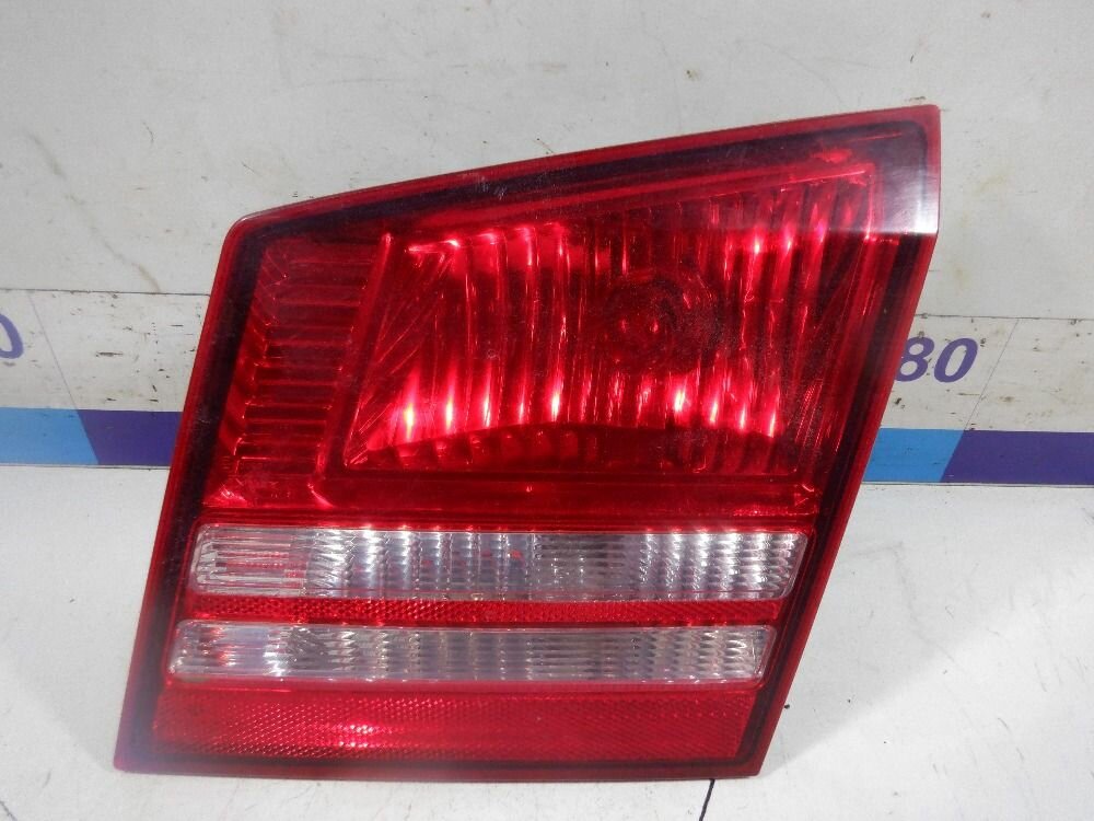 Фонарь задний внутренний правый Dodge Journey
