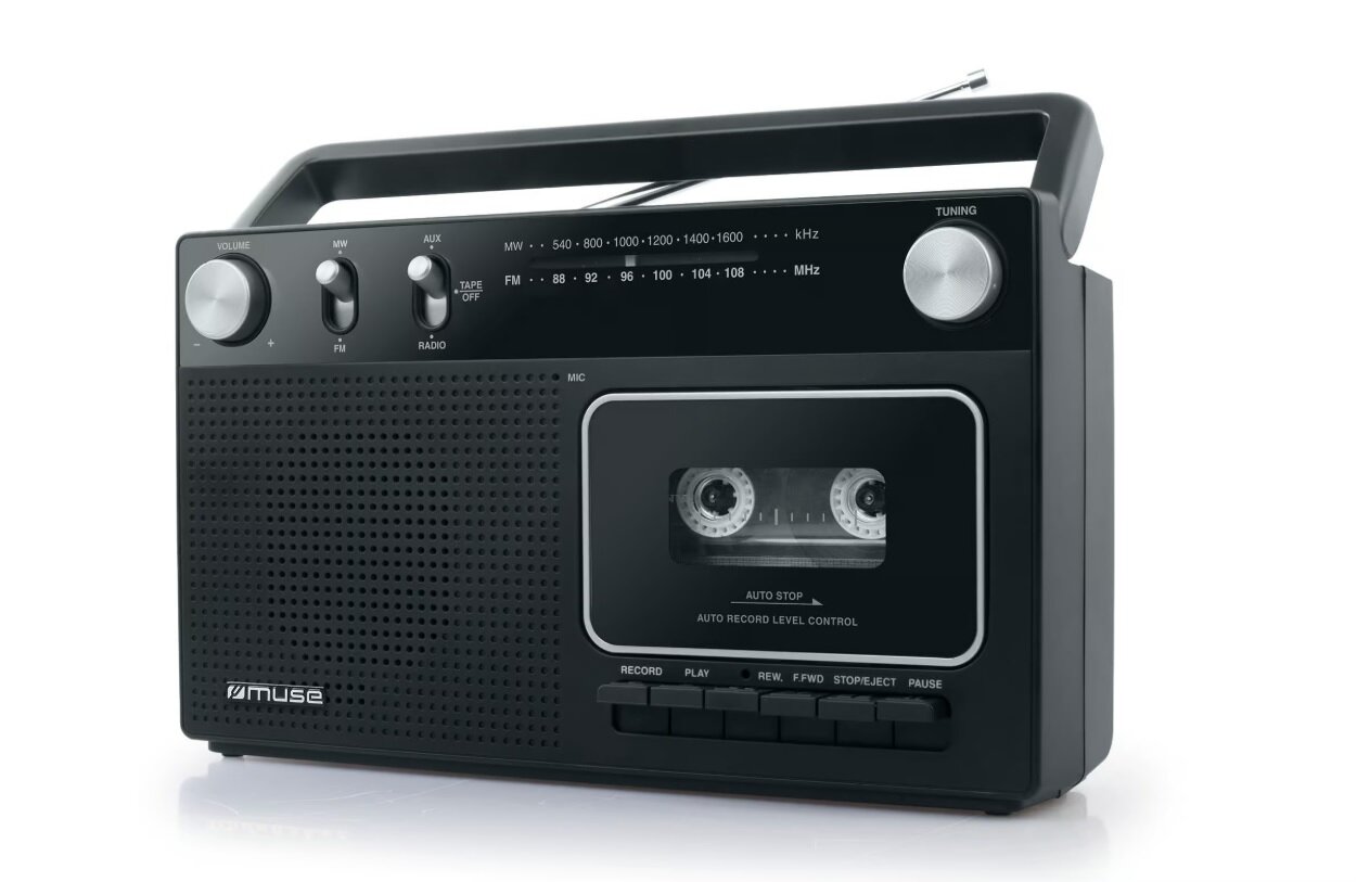 Магнитола MUSE (M-152 RC) выполнена в ретро стиле, FM/MW, кассетный магнитофон, встроенный микрофон