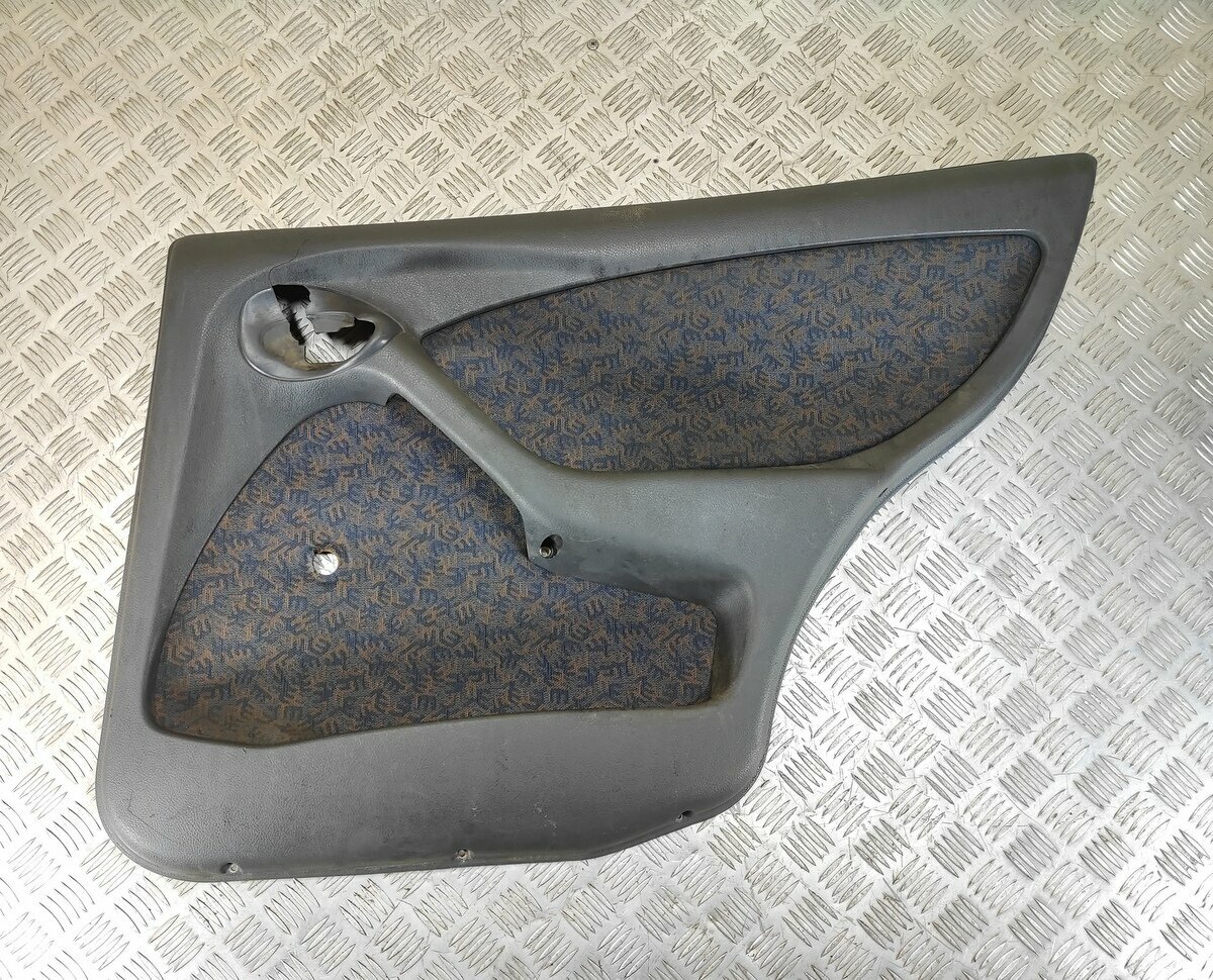 Обшивка двери задней правой FIAT Brava 1995-2001 735245096
