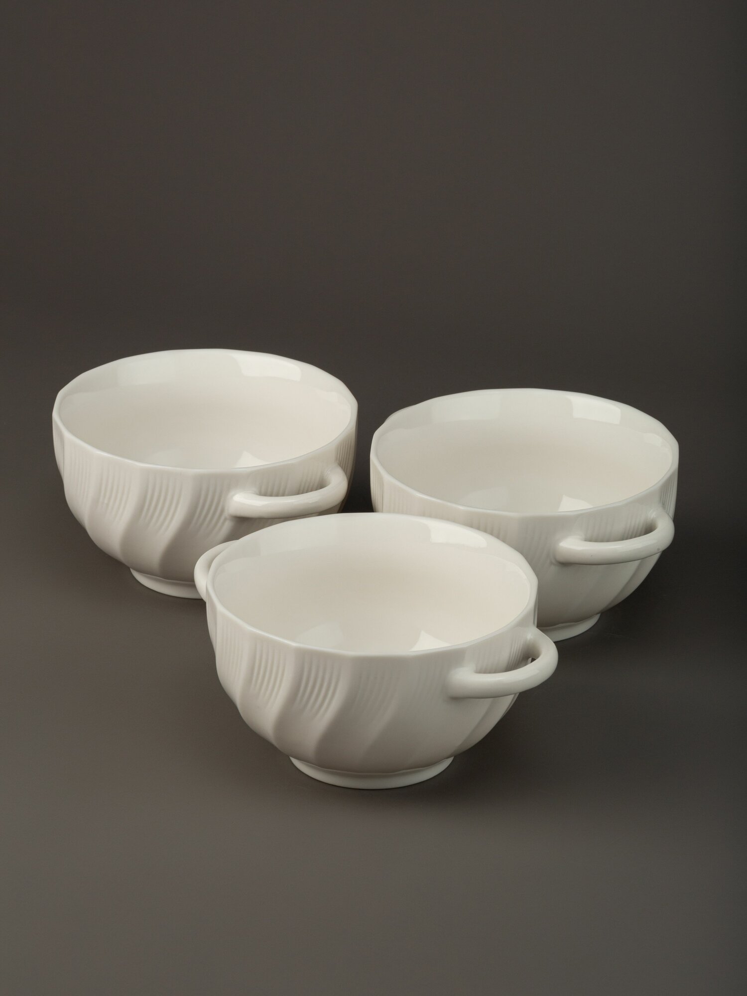 Бульонница 650мл фарфоровая 3 штуки