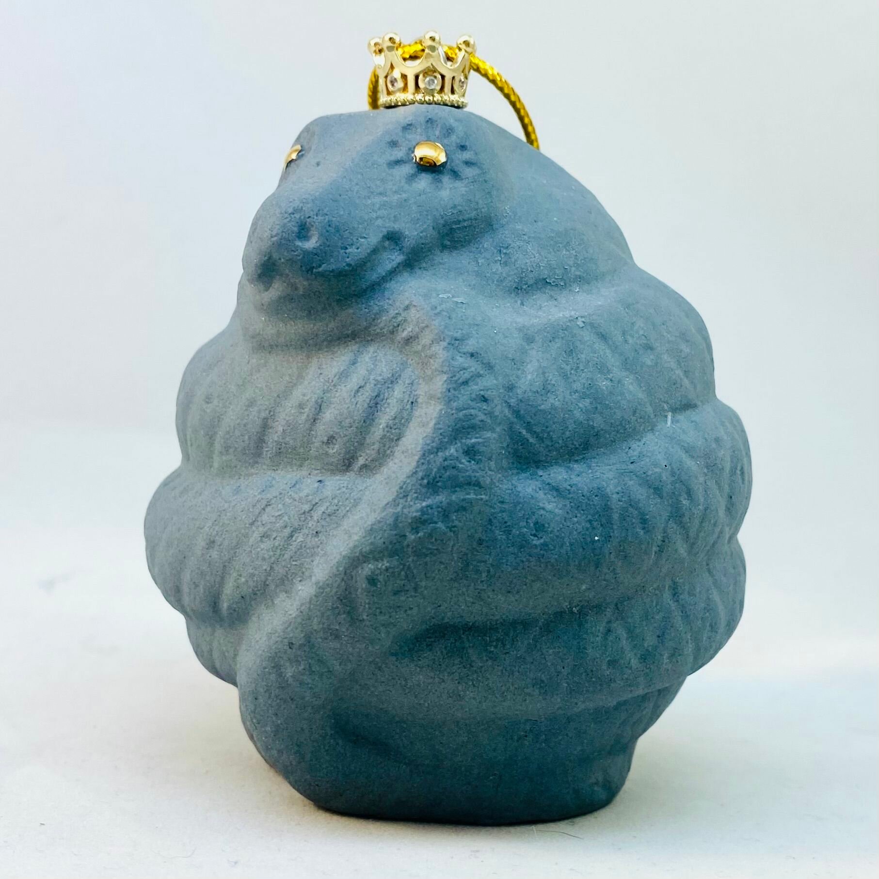 Фигурка ёлочная фарфоровая Змий - искуситель черная мамба с горящими глазами (символ 2025 года)