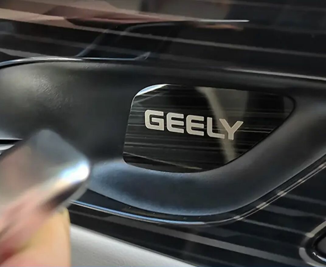 Накладки под ручки открывания дверей Geely Monjaro / Джили Монжаро 2022-2024 г. в