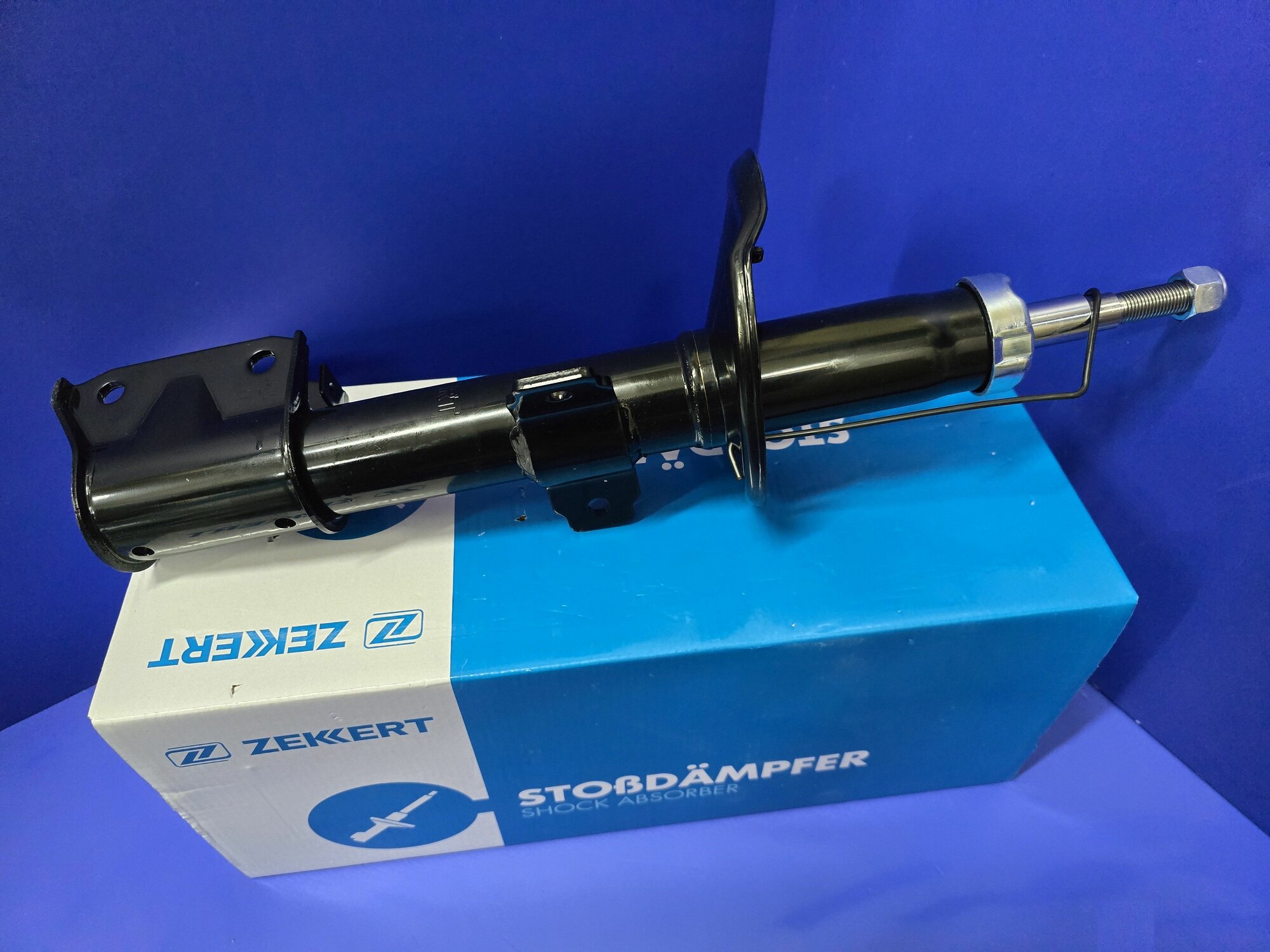 Амортизатор передний правый Zekkert Германия на Renault Duster 2010-2023гг. Амортизатор, стойка Рено Дастер