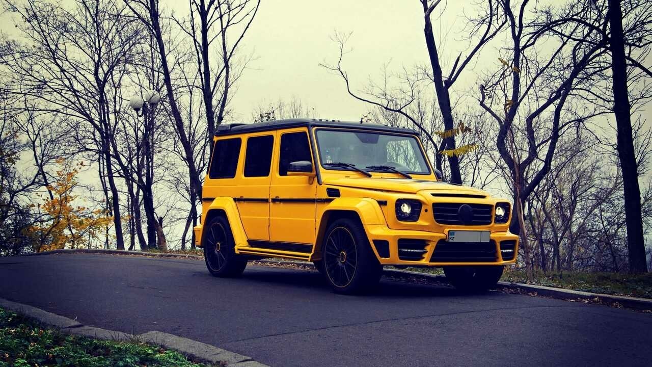 Картина на холсте 60x110 LinxOne "Mercedes benz осень мерседес" интерьерная для дома / на стену / на кухню / с подрамником