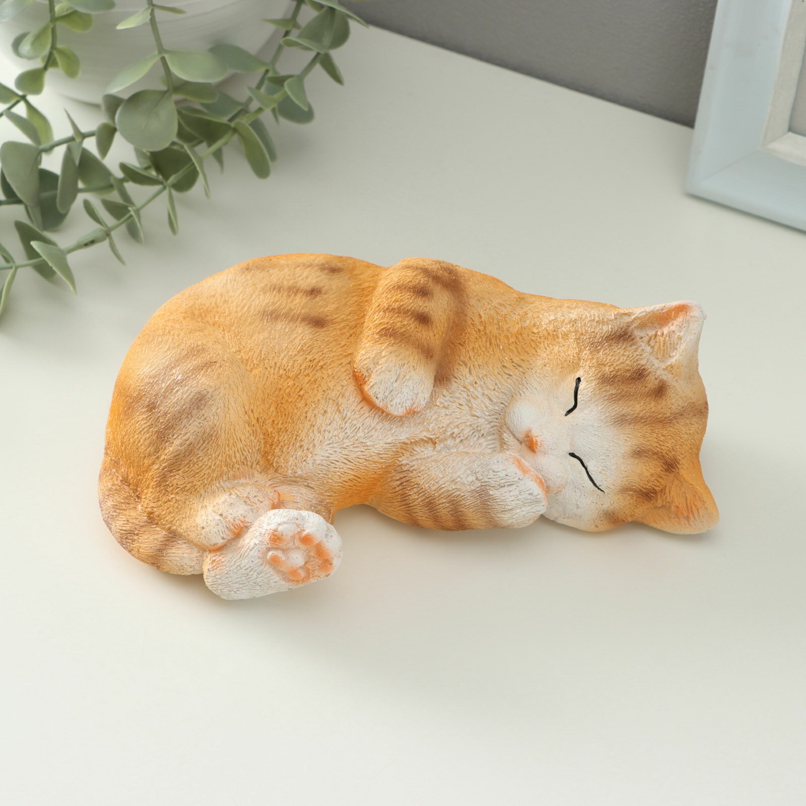 Фигурка полистоун "Котик лежебока", 17x11x6 см, цвет: белый, тематика праздника: универсальная тематика