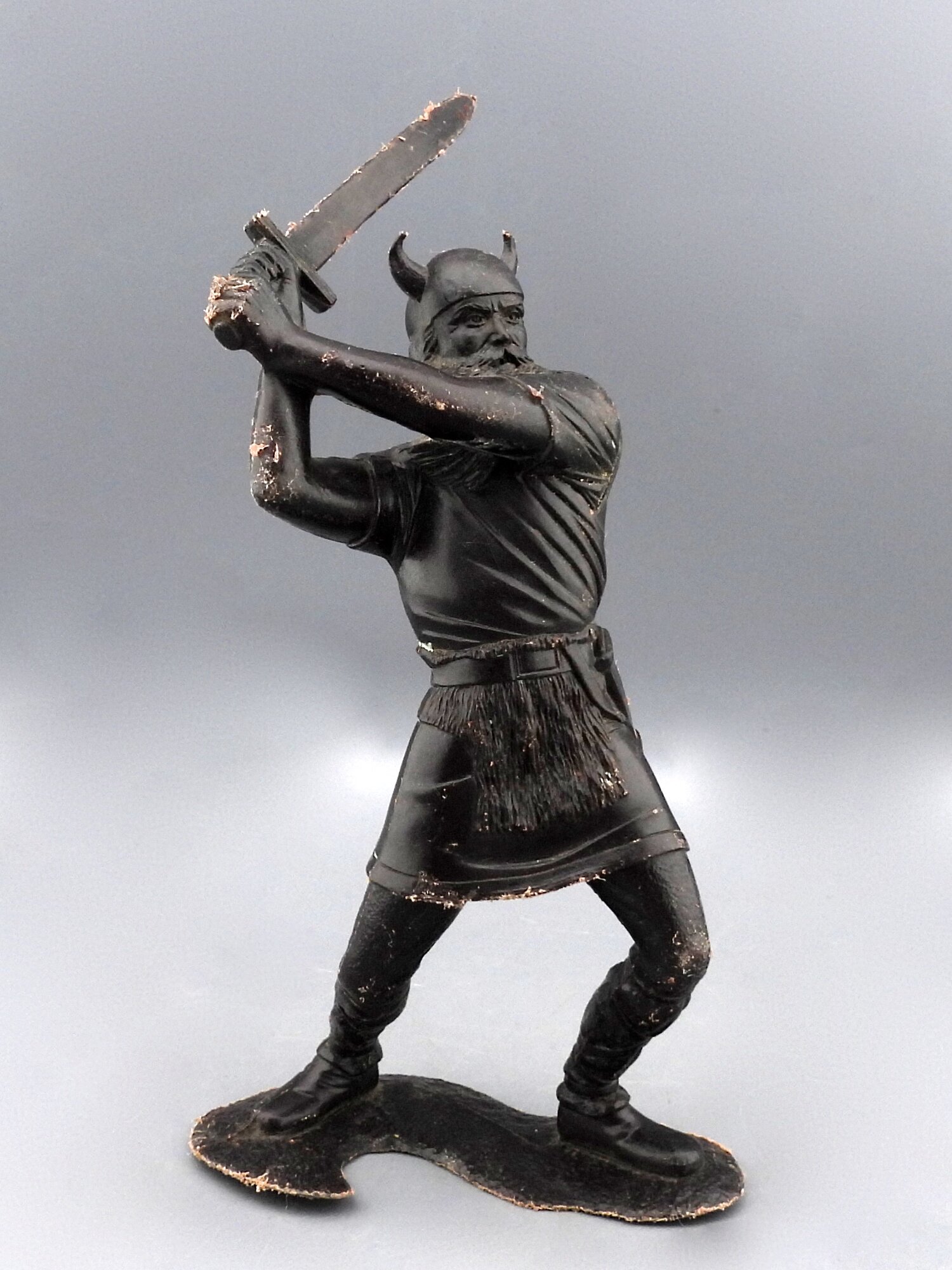 Солдатик Викинг с мечом 15,5 см пластмасса СССР